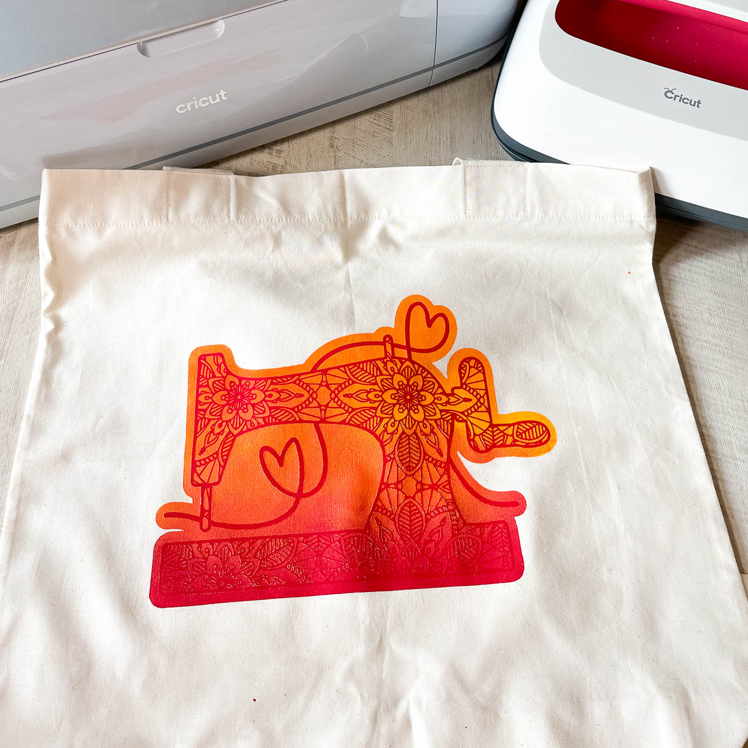 Plotter trifft Stoffmalfarbe - Funkelfaden