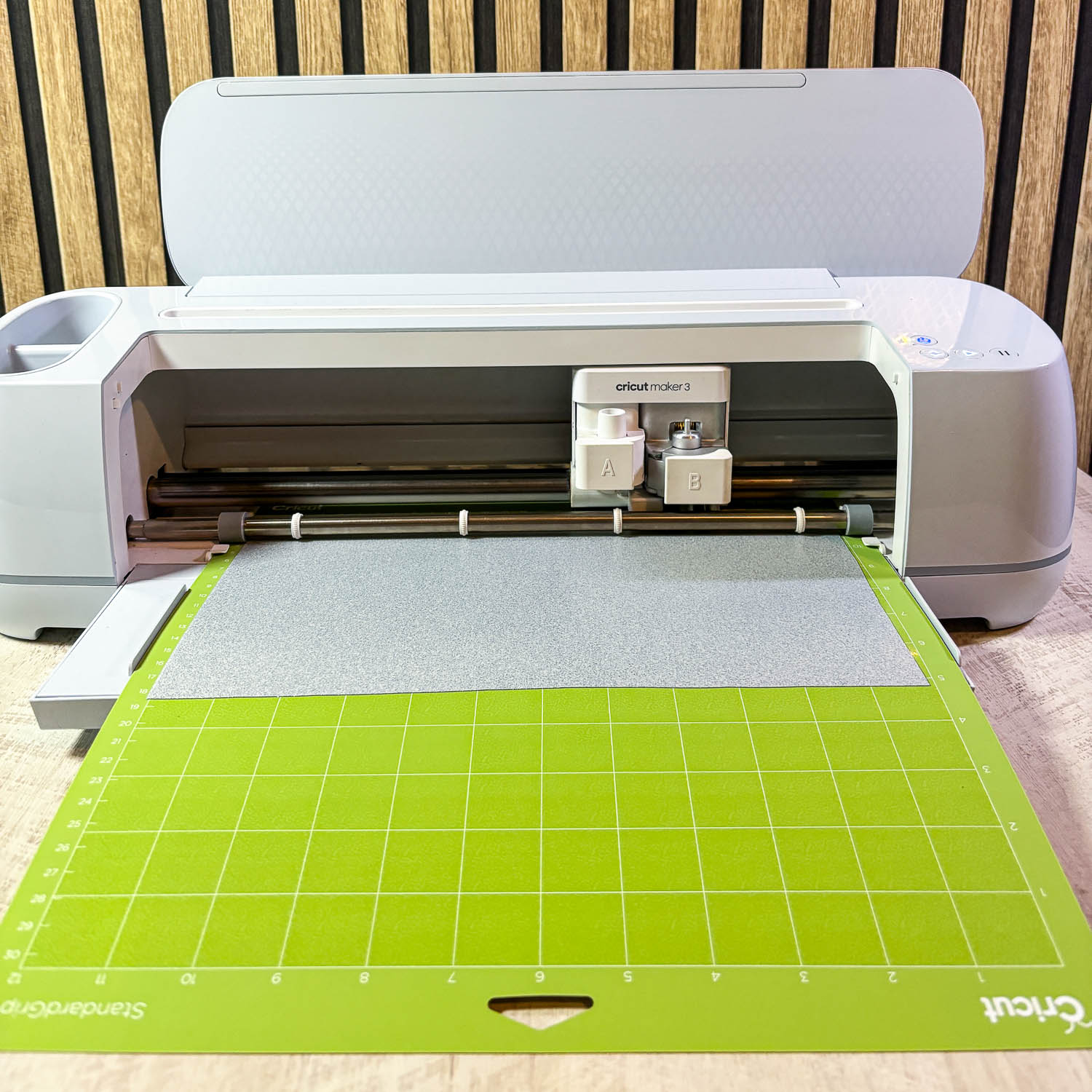 Beleuchteter Winterwald Plotterfreebie - Funkelfaden